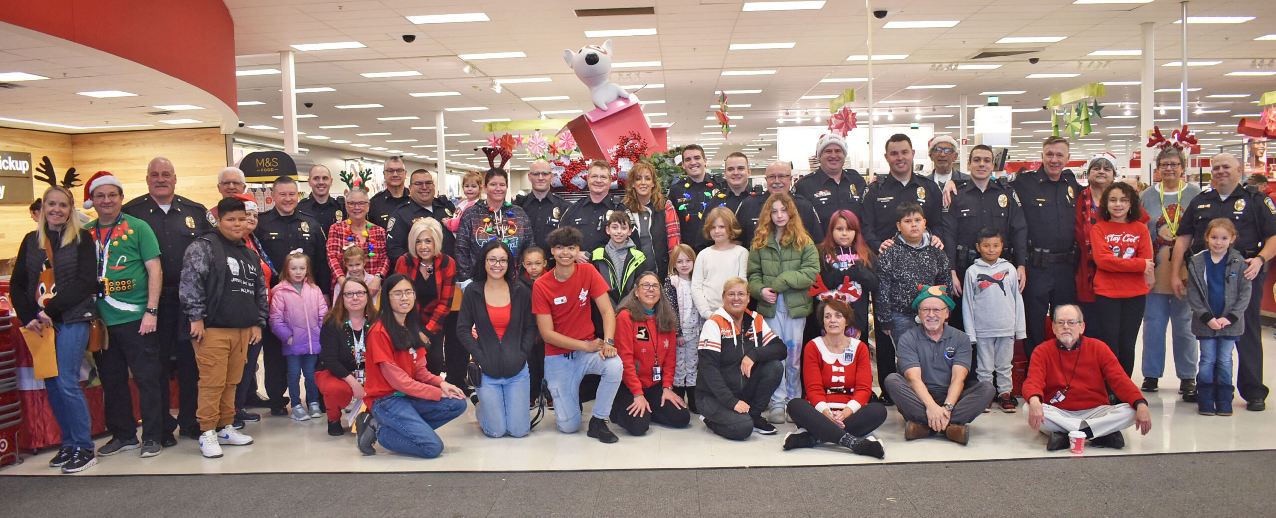 HPD's 'Heroes and Helpers' Spreads Holiday Joy - City of Hilliard